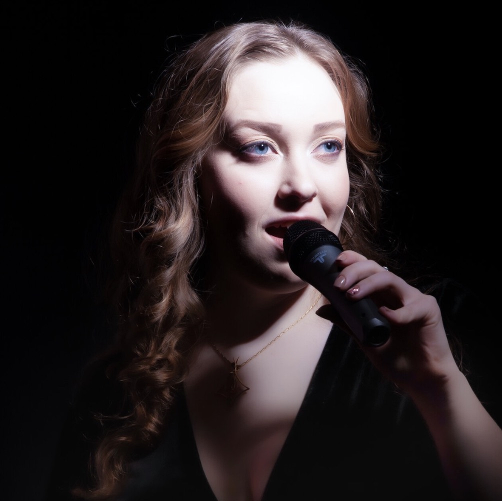 Wedding or Event singer for hire | LowrieSings